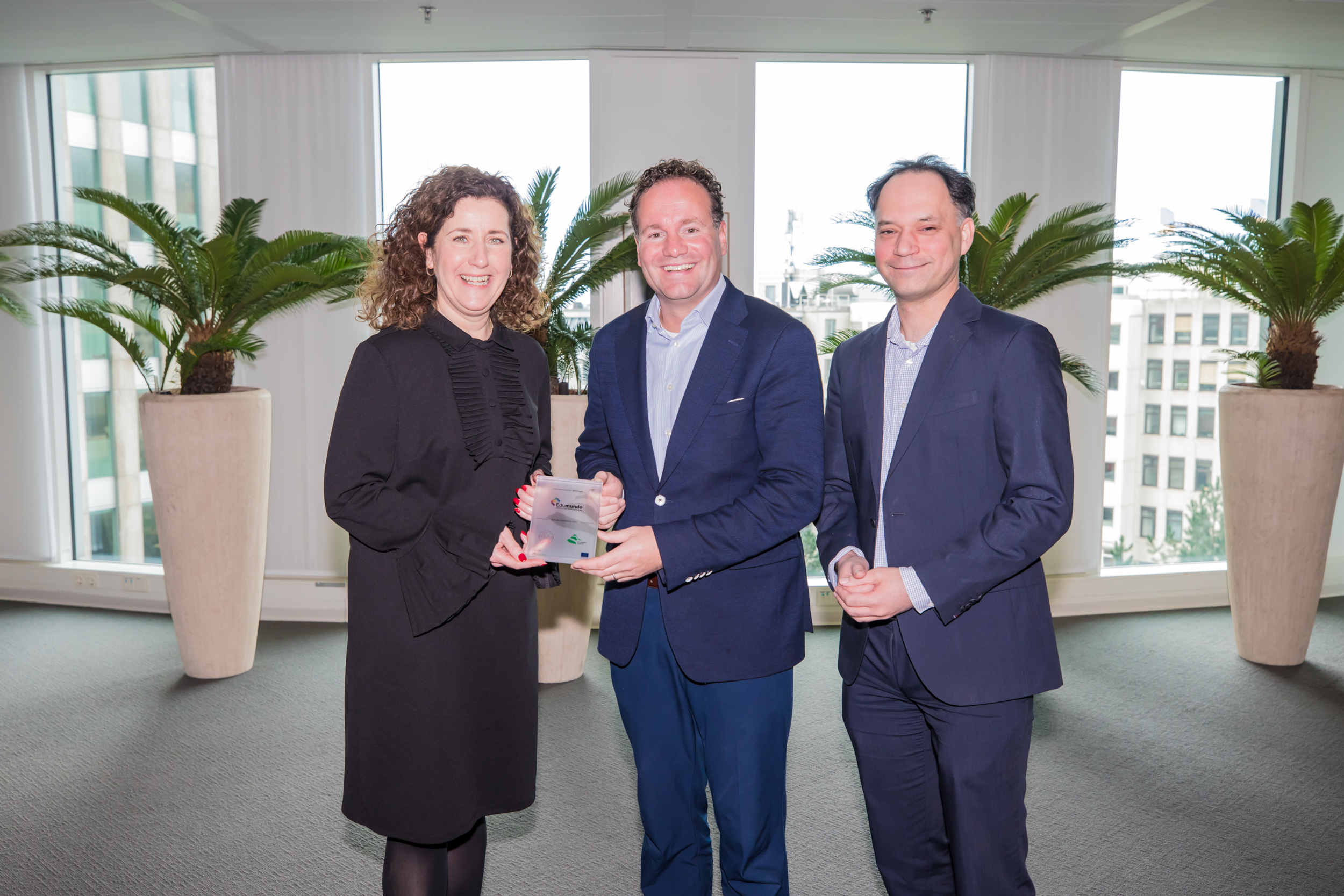 Edumundo raises 1.2 million to improve higher education industry